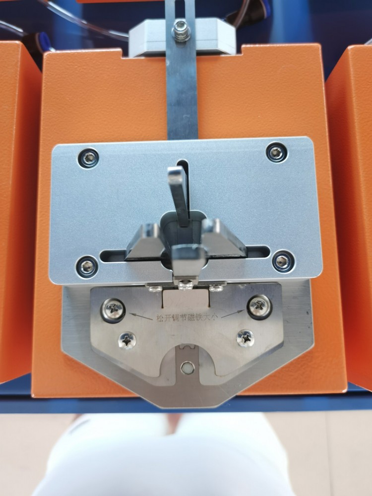 Magnet Separator Automatic Magnetic Round Button Separator